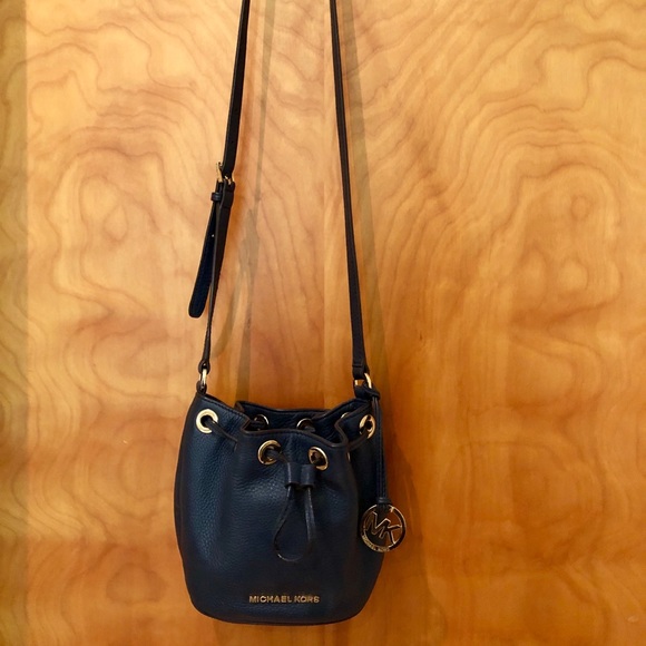 Michael Kors | Bags | Michael Kors Small Bucket Bag | Poshmark